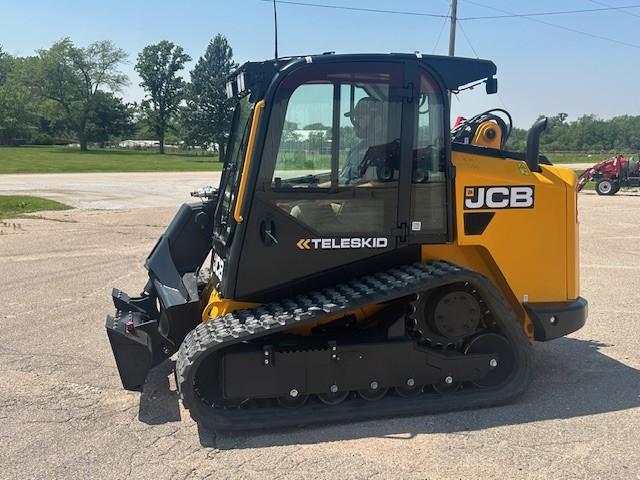 2025 JCB 3TS-8T